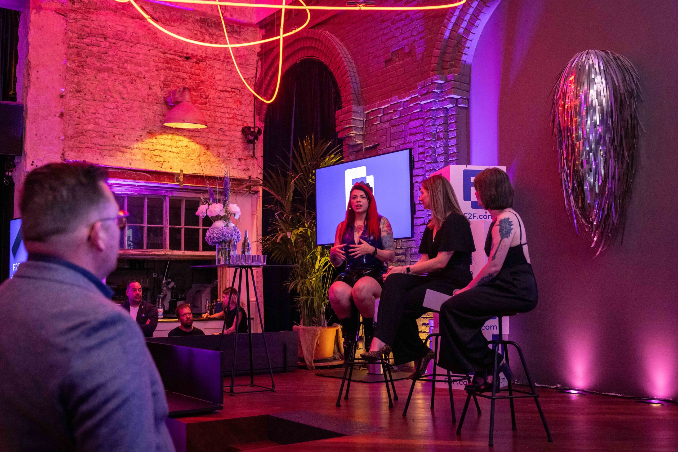 Fan engagement platform: friends2follow enters the German market ...